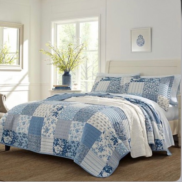 Laura Ashley | Bedding | Nwt Laura Ashley Patchwork Paisley Blue Twin ...